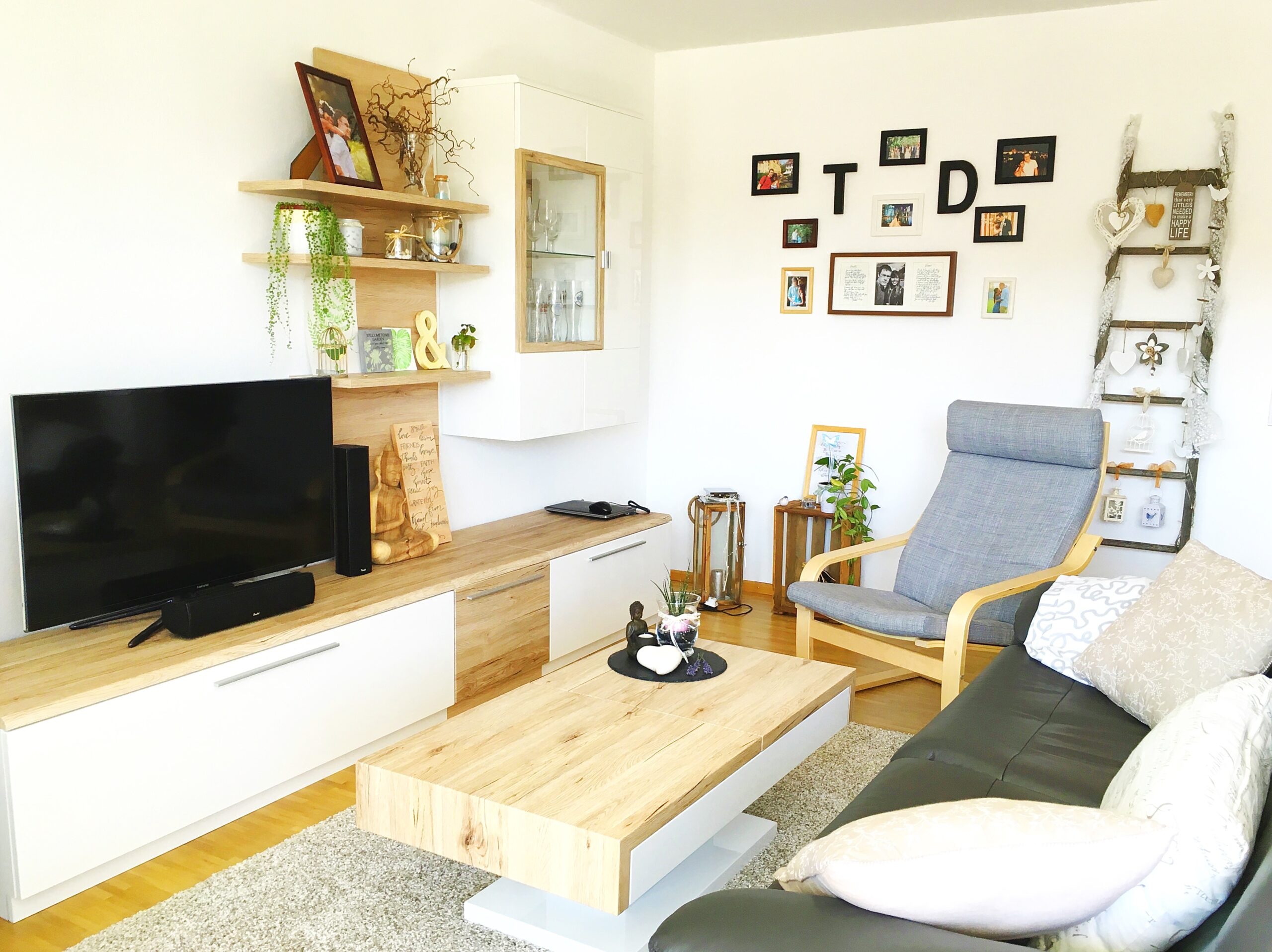 Home tour : A charmingly curated living room - Life-athon